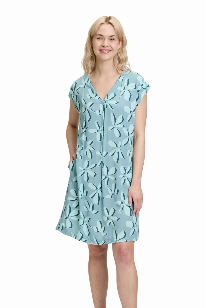 En lækker Betty & Co Kjole finder du hos NINNA i Ringsted og Næstved